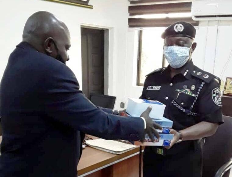 Uyo Town Old Boys Foundation Donates Face Masks - CrystalExpress